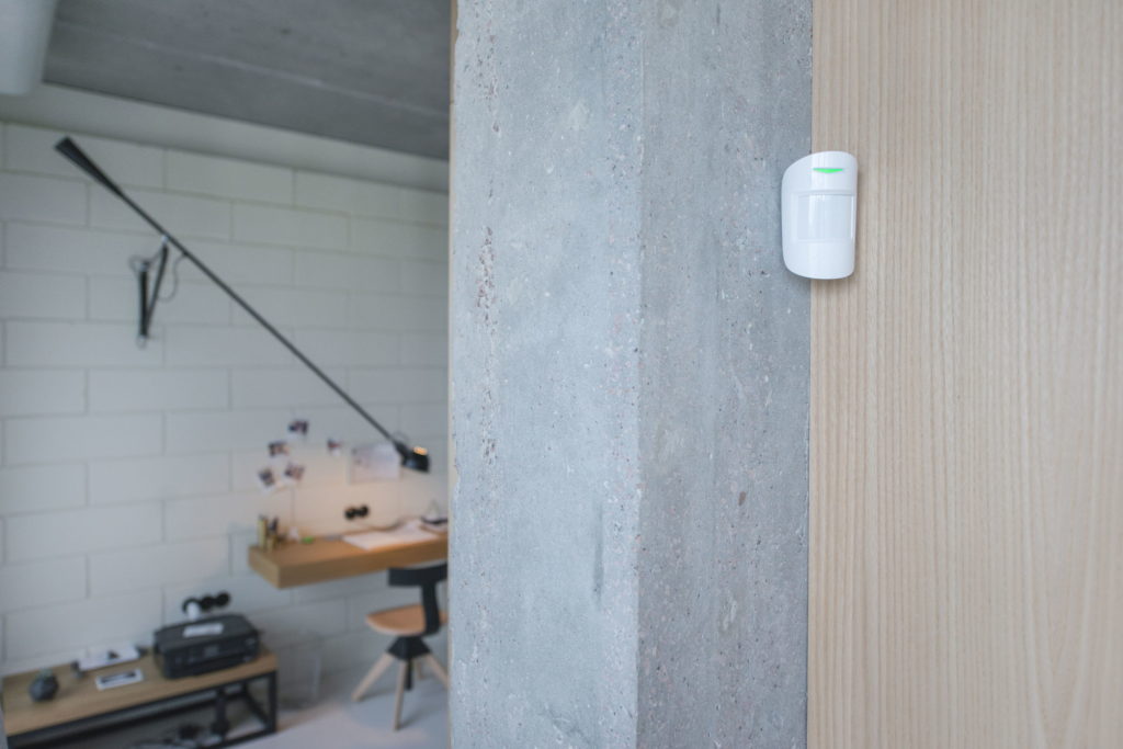 मोशन सेंसर क्या है और यह कैसे काम करता है? Everything About motion ...